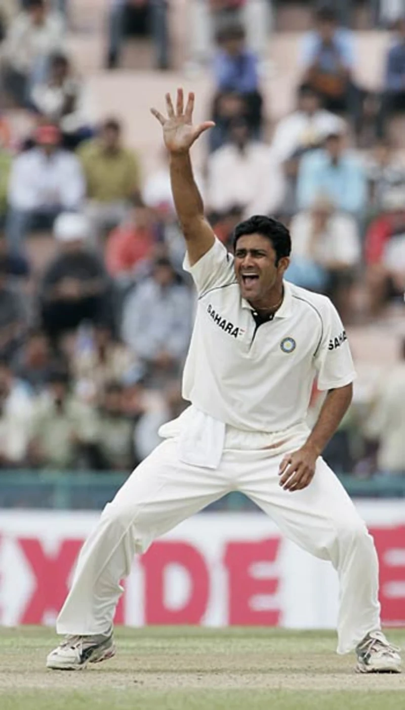 Most Dangerous Bowlers in Cricket History: Top Performers