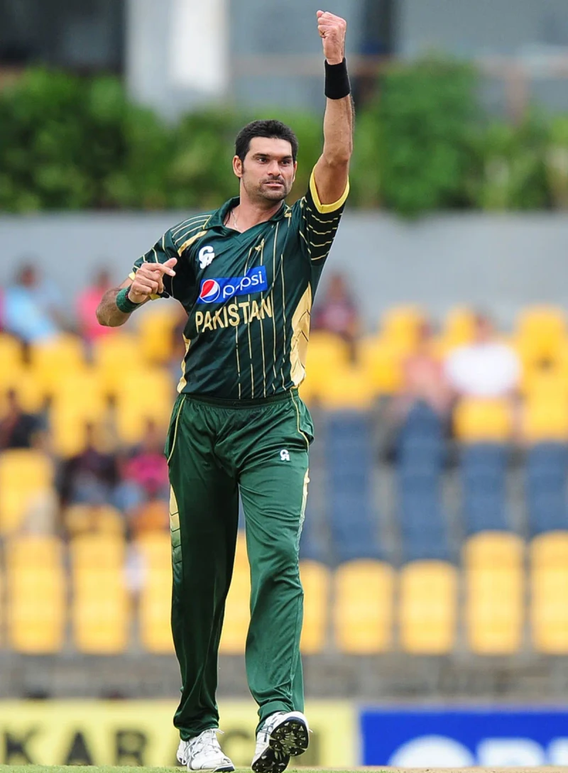 Top 10 Tallest Cricketers in World