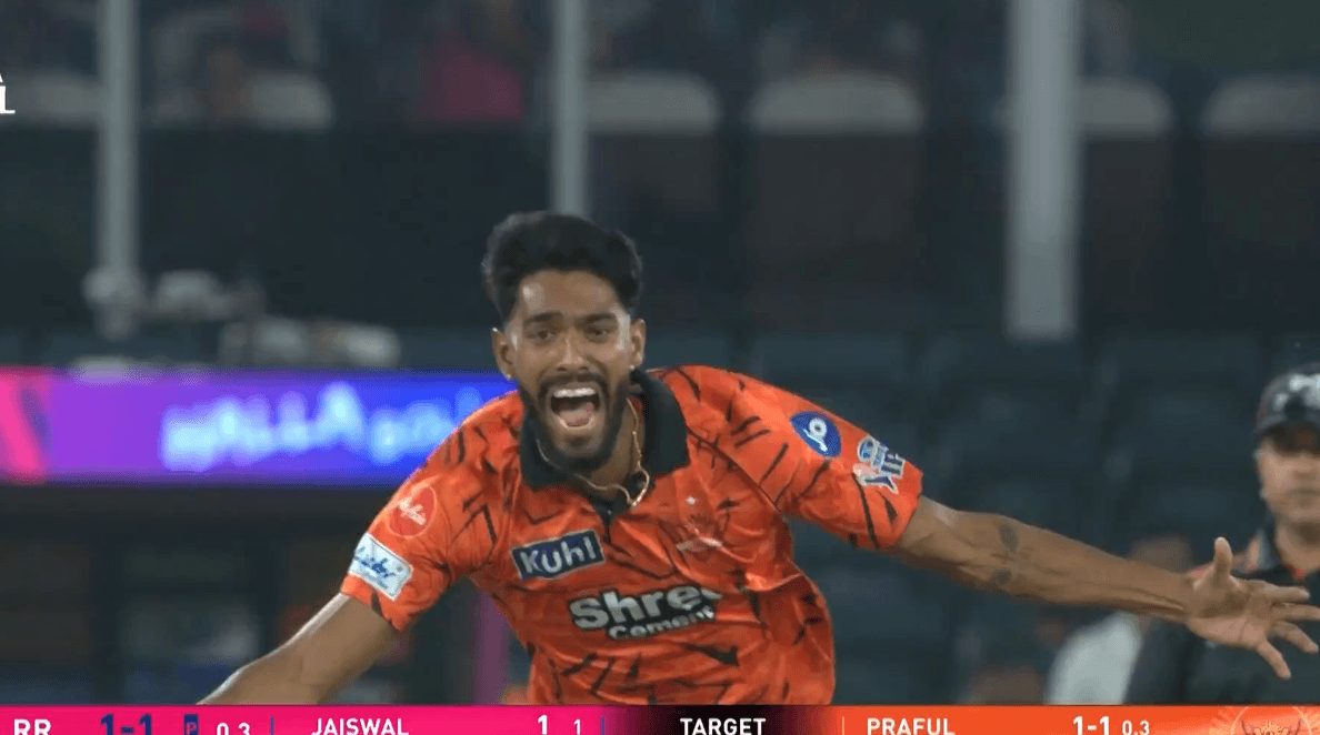 Rajasthan Royals lost three in first over! Debutant Praful Hinge ...