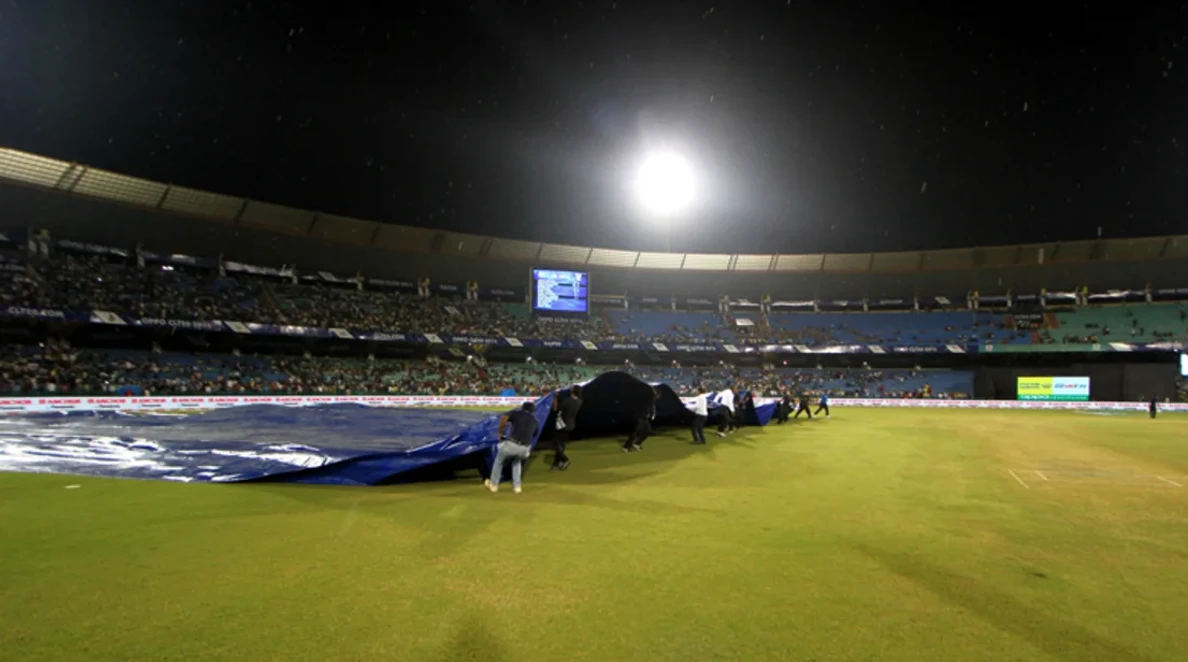 What Happens If RCB vs MI IPL 2026 Match Gets Washed Out? Playoff ...